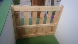 DIY Pallet Gate Doors - Easy Pallet Ideas
