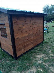 DIY Pallet Clubhouse or Playhouse for kids - Easy Pallet Ideas