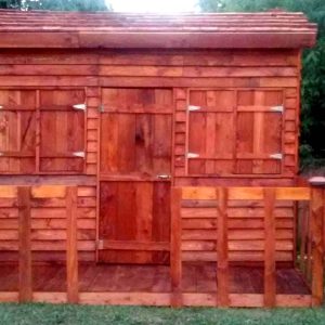 DIY Pallet Playhouse or Clubhouse - Easy Pallet Ideas